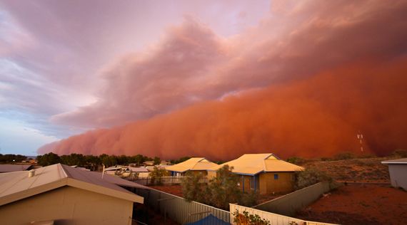 Cyclone Narelle causes a wall of dust and water | Visual Obsession